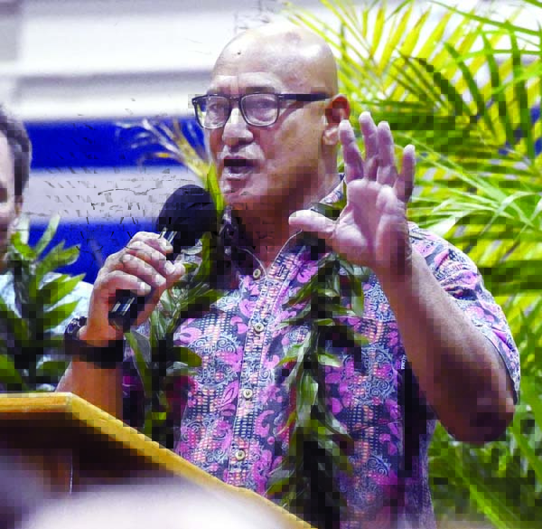 Hundreds seek details on fire recovery | News, Sports, Jobs - Maui News